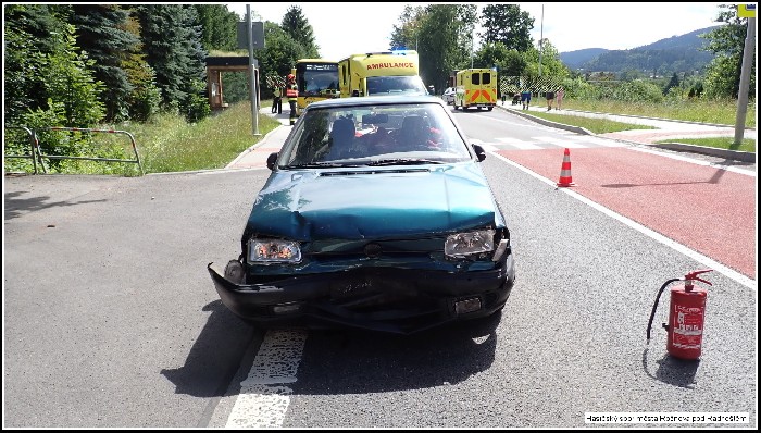 Dopravní nehoda na silnici E442 v katastru obce Prostřední Bečva ...